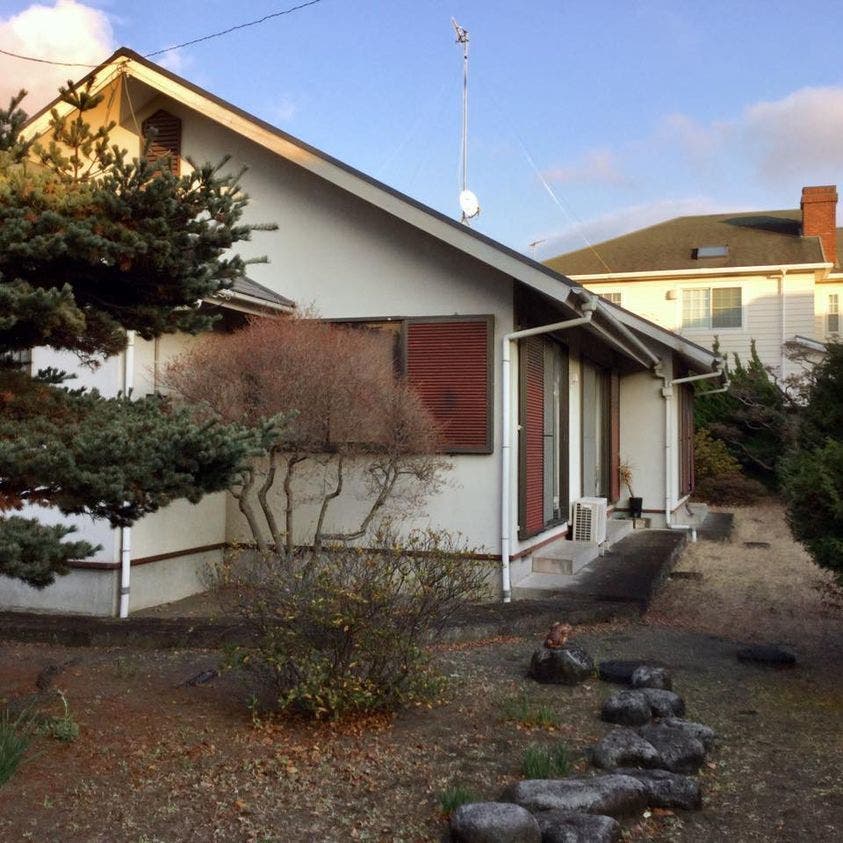 ヨガマット、マッサージ台等完備！広々した庭と日差しが気持ち良い海まで徒歩15分の多目的スタジオ・スペース！の写真6