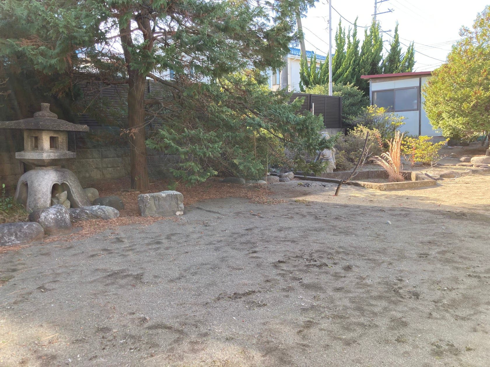 ヨガマット、マッサージ台等完備！広々した庭と日差しが気持ち良い海まで徒歩15分の多目的スタジオ・スペース！の写真7