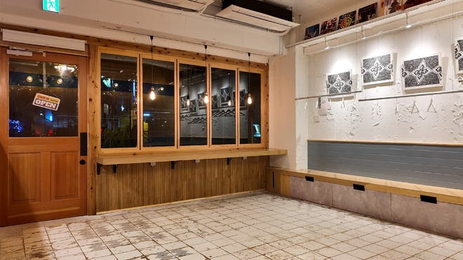 乃木坂徒歩6分/ 1F路面 / カフェカウンターのある展示スペースの写真7