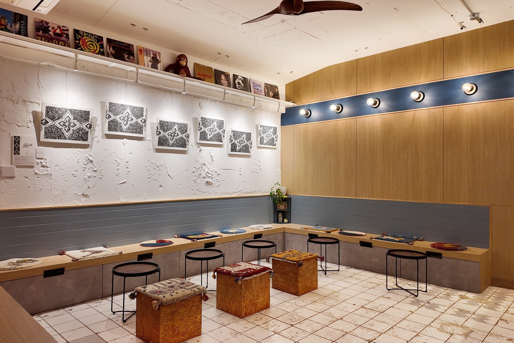 乃木坂徒歩6分/ 1F路面 / カフェカウンターのある展示スペースの写真8