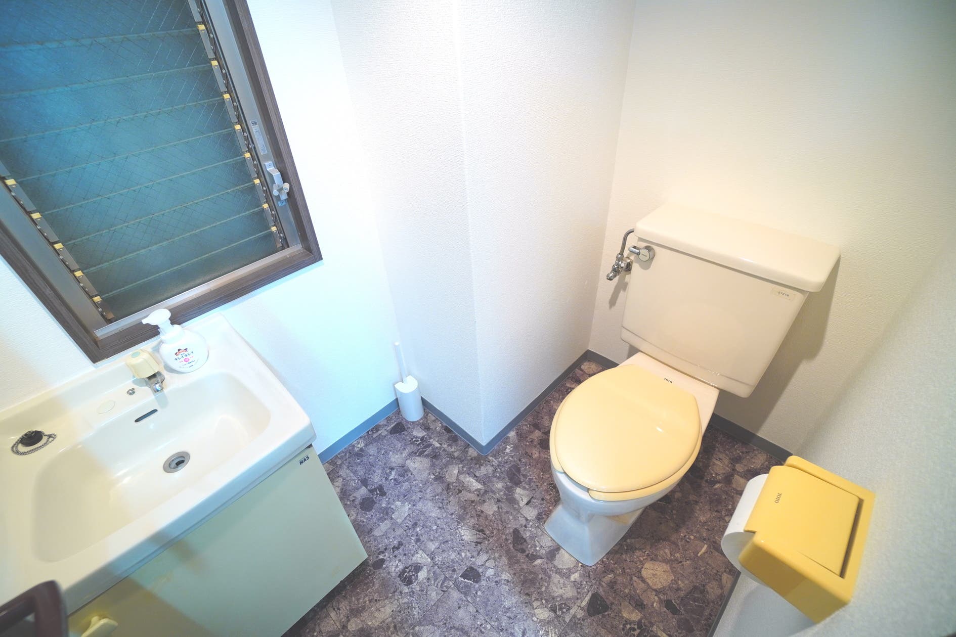 ＜ビズボ神田南口No.1＞【換気ファン付完全個室】神田駅徒歩2分🚃光回線Wi-Fi📶電源🔌テレワーク/作業の写真11