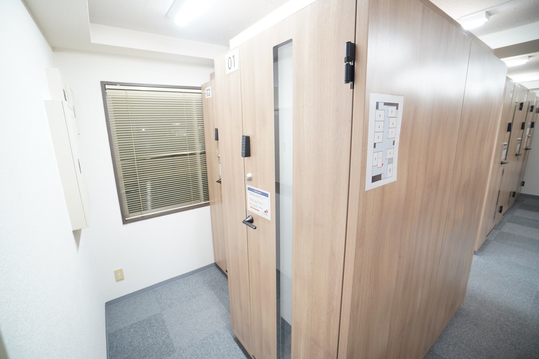 ＜ビズボ神田南口No.3＞【換気ファン付完全個室】神田駅徒歩2分🚃光回線Wi-Fi📶電源🔌テレワーク/作業の写真7