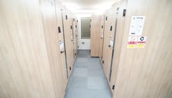<ビズボ神田南口No.8>【換気ファン付完全個室】神田駅徒歩2分🚃光回線Wi-Fi📶電源🔌テレワーク/作業の写真2