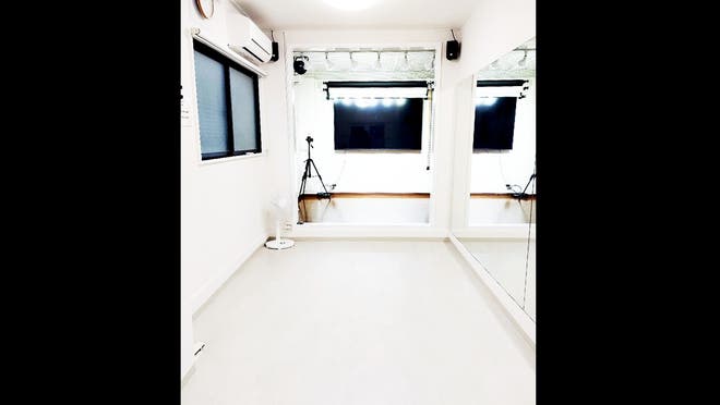 新大阪駅から徒歩3分、1~2人でのダンス、ヨガ、コスプレ、楽器練習、写真・動画撮影にピッタリの写真20