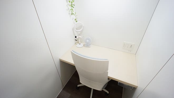 <ビズボ大手町駅前No.1>【換気ファン付完全個室】大手町駅徒歩4分🚃光回線Wi-Fi📶電源🔌テレワーク/ZOOMの写真4