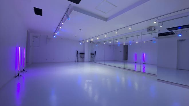 札幌中心部にNEWオープン! 広々50㎡、メガドンキ隣りでアクセス抜群!!綺麗でオシャレな映えるスタジオ☆の写真2