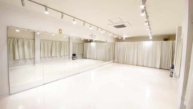 【アルカイックホール近く】国道2号線沿い / コインパすぐ / 広さ40㎡ / 大型鏡8枚 / 自主練に最適 / 24h🙆♀️の写真1