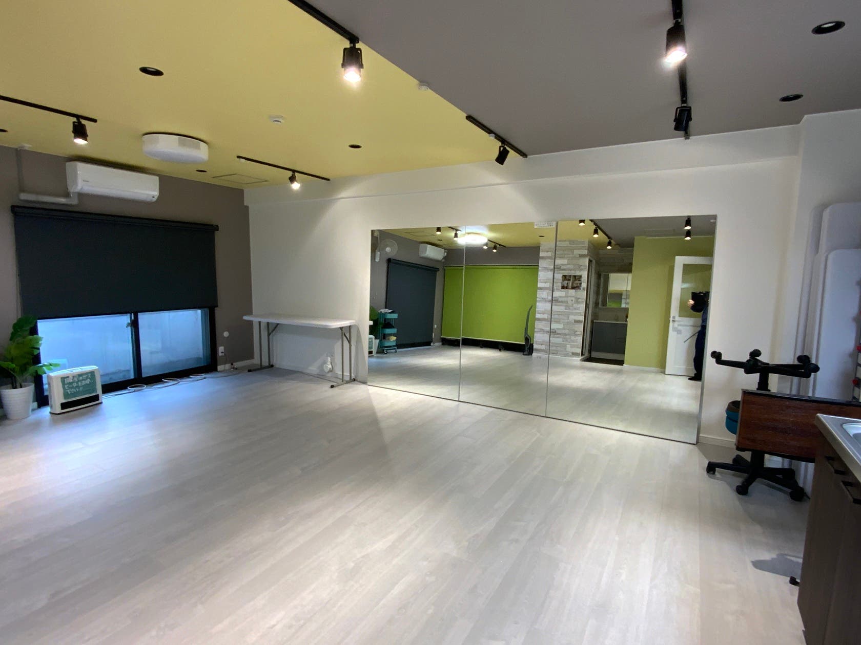 【ダンスミラーあり】204床暖土禁人気のスペースの写真15