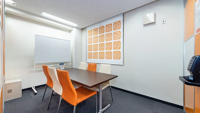 ⭐️【6名会議室】横浜駅から徒歩4分!⭐️スタッフ常駐のため安心してご利用いただけます!✨Wi-Fi有りの写真1