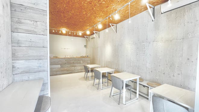 【清澄白河・森下駅徒歩6分】天高3M・奥行9M・天然木100%の真っ白カフェ空間の写真2