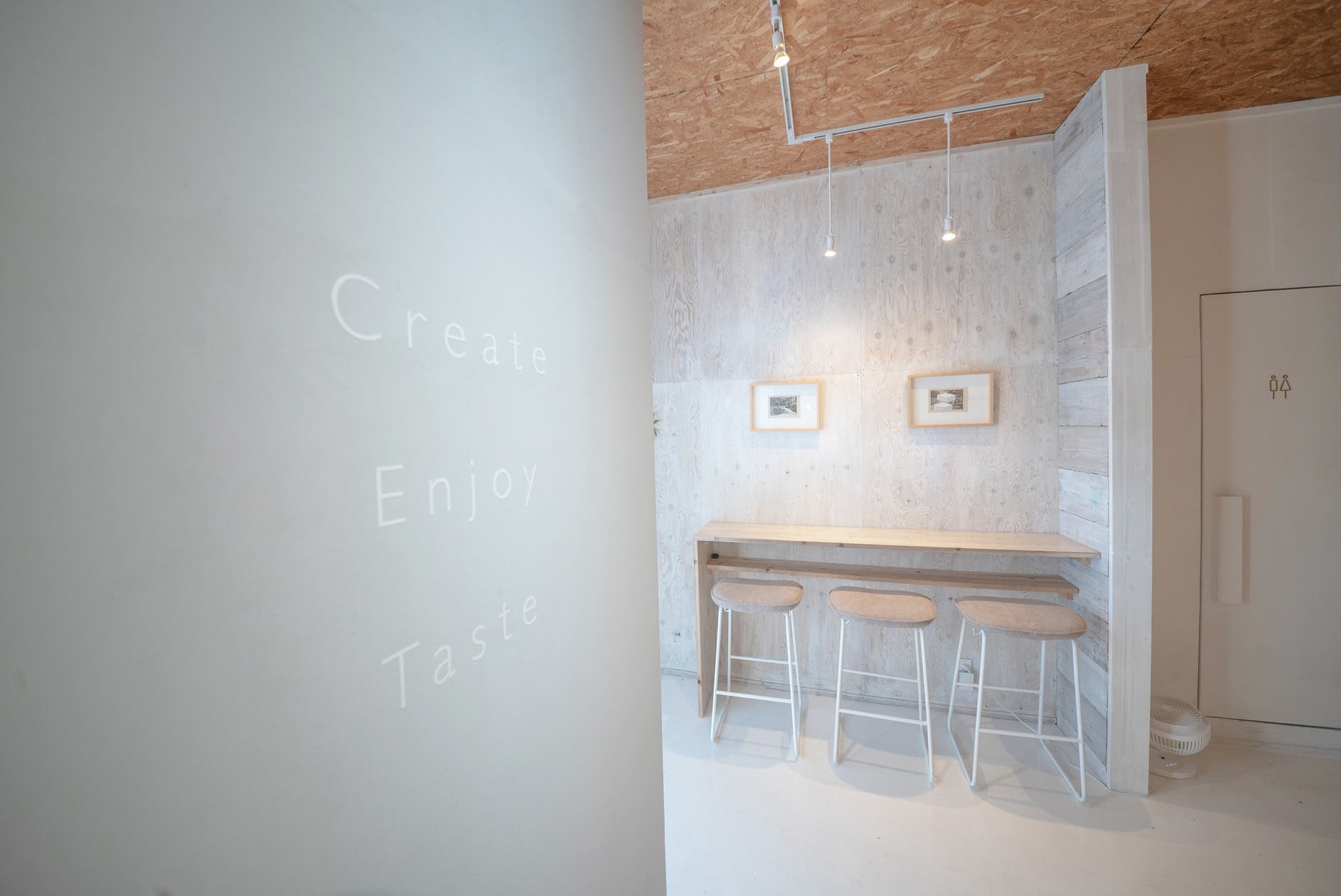 【清澄白河・森下駅徒歩6分】天高3M・奥行9M・天然木100%の真っ白カフェ空間の写真6