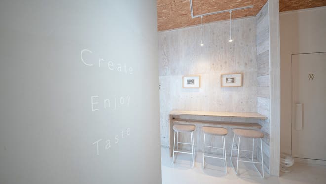 【清澄白河・森下駅徒歩6分】天高3M・奥行9M・天然木100%の真っ白カフェ空間の写真6