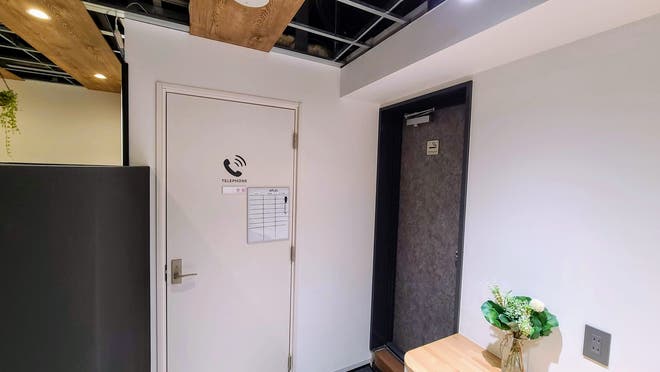 王子駅から徒歩5分圏内の個人ブース!リモートワークに最適なモニター付き!【ブースNo.7】の写真3