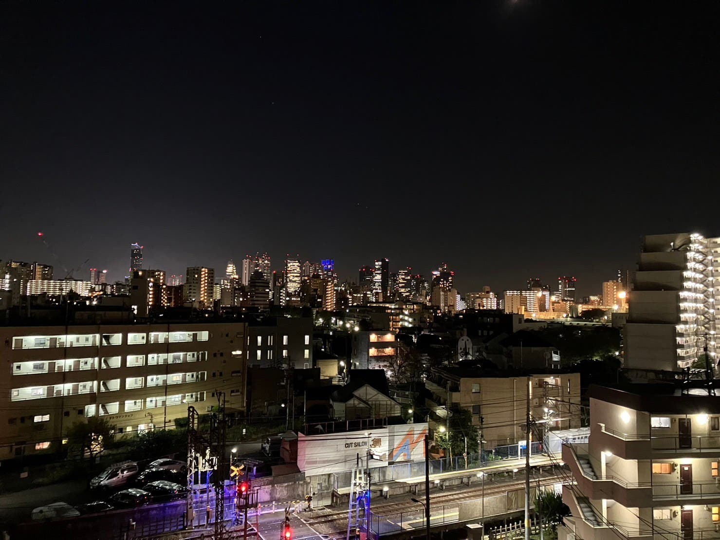 【下落合駅3分】新宿駅へ2駅5分🚃着席最大9名🪑最上階・日当たり良好🌞新宿ビル群を眺めながら食事会・料理会・パーティーを🌃の写真8