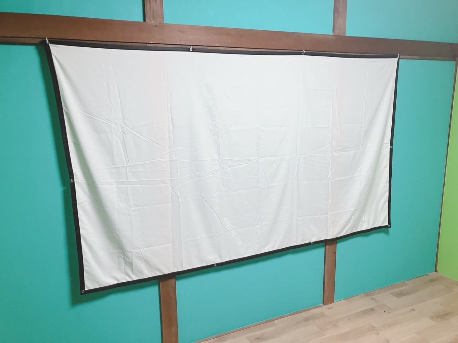 プロジェクター用スクリーンの画像1