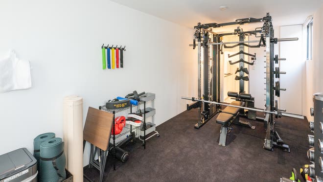 【築地駅30秒/新富町駅2分】1日1回スタッフ完全清掃のハイクオリティレンタルジムの写真4