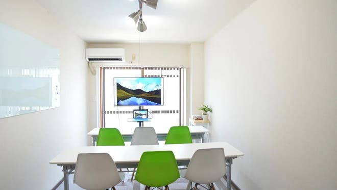 【JR浜松駅南口徒歩1分!8名利用可!】モニター・WiFi・PC・ゲーム機無料!ふれあい貸し会議室 浜松B シン・浜松スペースの写真3