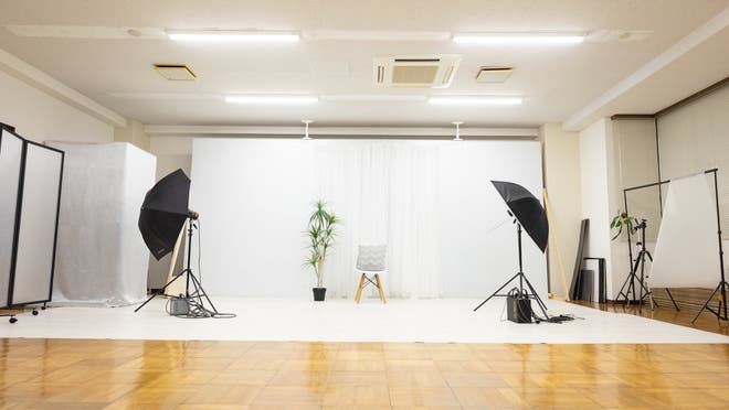 【宇都宮駅より車で5分】🎊広々70㎡で自然光◎🎉最大20名利用可✨駐車場10台有り✨バス停より徒歩10秒でアクセス◎の写真2