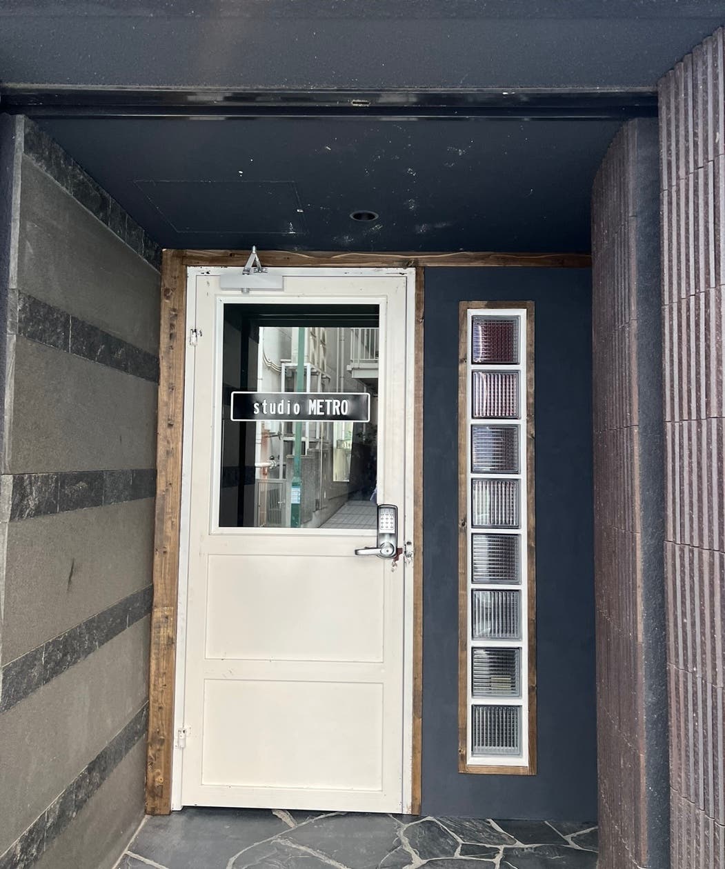 「Aスタジオ」綱島駅東口から徒歩2分の好立地！舞台並みの照明設備を完備した、オシャレで広い！撮影やリハーサルに最適なスタジオの写真8