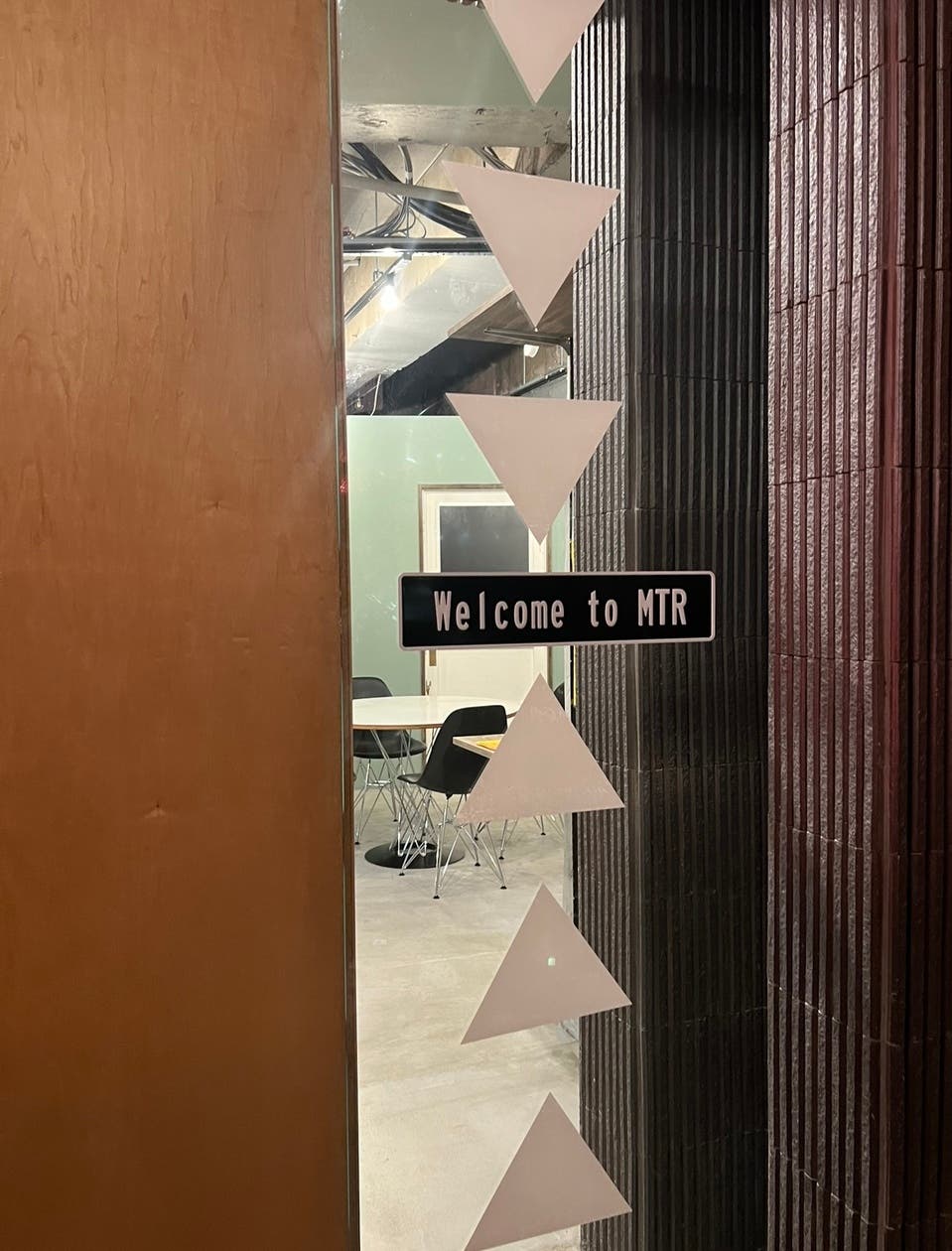 「Aスタジオ」綱島駅東口から徒歩2分の好立地！舞台並みの照明設備を完備した、オシャレで広い！撮影やリハーサルに最適なスタジオの写真9