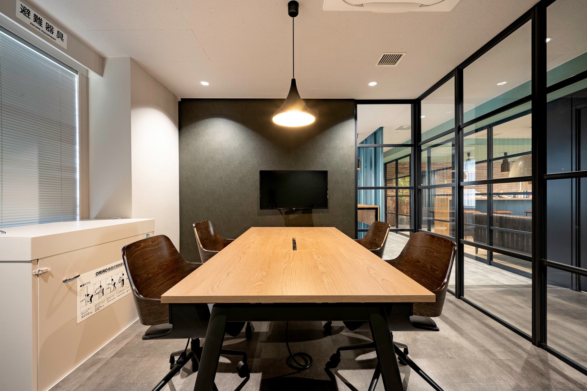 スペモ🏰会議💻ワークショップ📖モニター完備✨勉強会👨‍🏫テレワーク💻作業部屋✍️502_SpemoWork池袋2nd（9階）の写真5