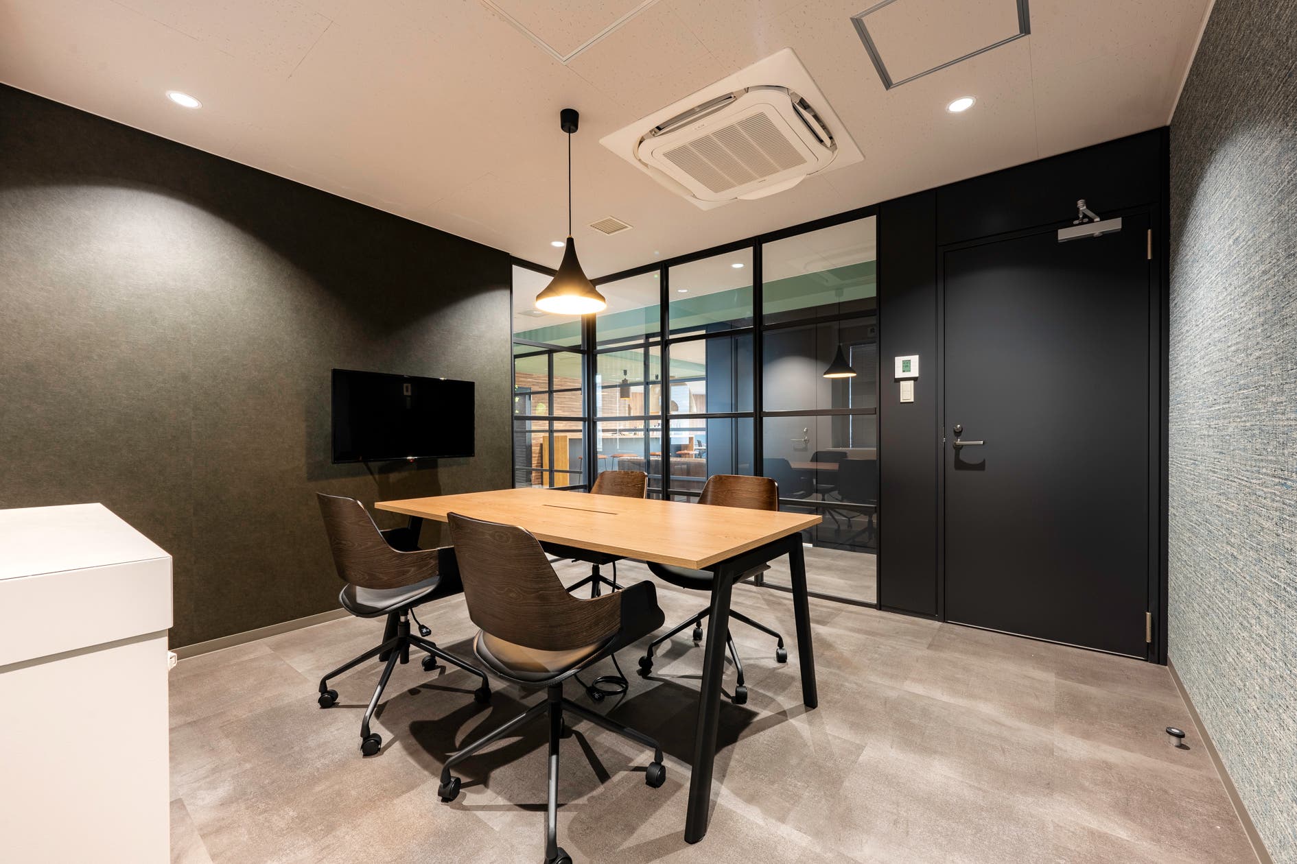 スペモ🏰会議💻ワークショップ📖モニター完備✨勉強会👨‍🏫テレワーク💻作業部屋✍️502_SpemoWork池袋2nd（9階）の写真15