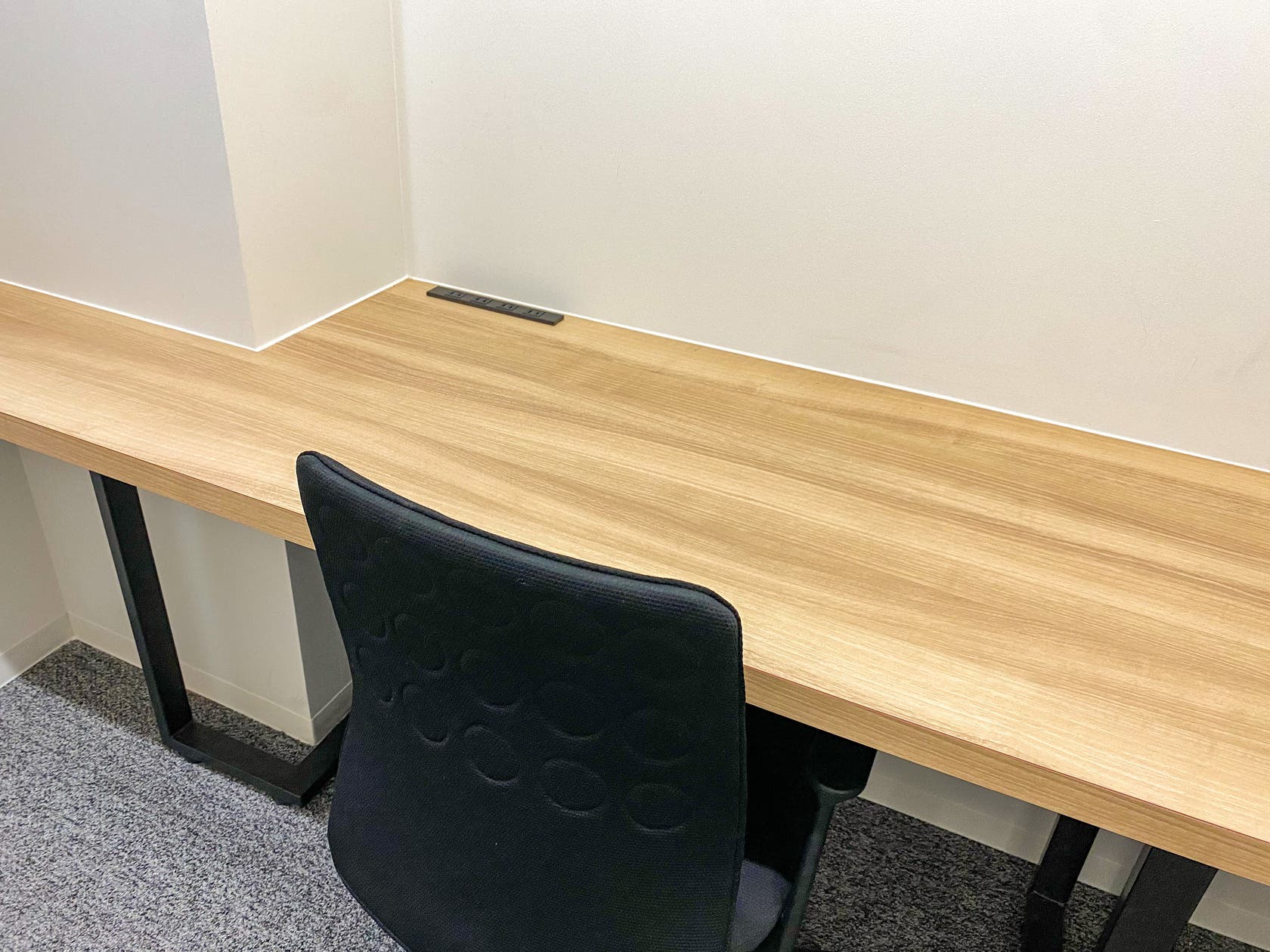 【高田馬場駅徒歩3分】広々2人用ワークスペース🌼Wi-Fi完備🌼✨共同作業/会議/テレワーク/勉強などに✨ の写真5