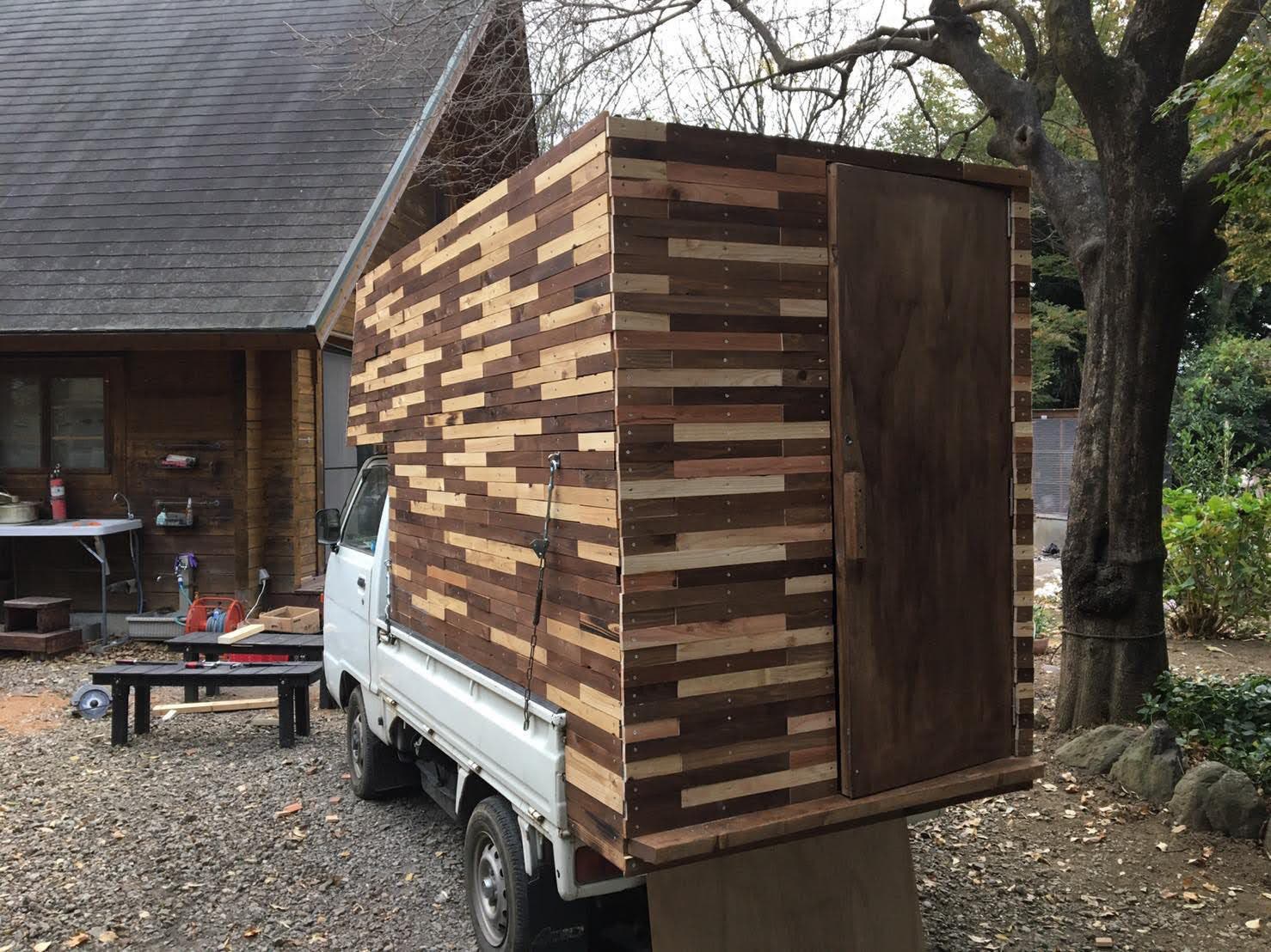 プライベートに使えるログハウスと庭の写真11