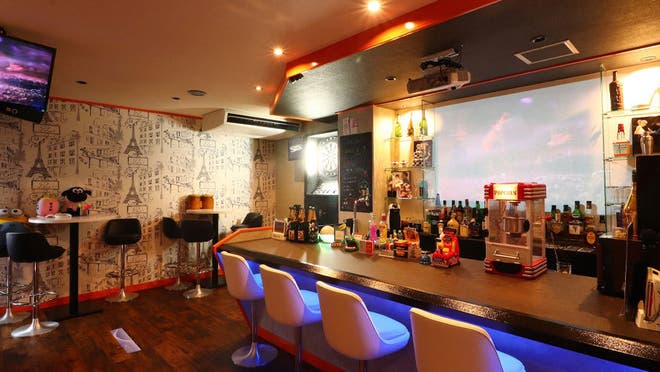 カラオケ🎤ダーツ🎯大画面プロジェクター📽️使い放題!ゴルフマット⛳️マイクスタンド&ギター🎸レンタル!ビール樽等オプション豊富!の写真1