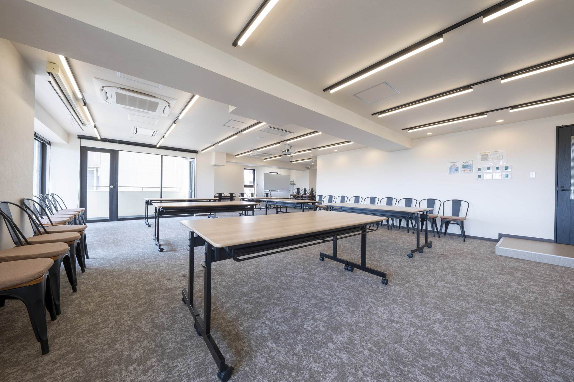 8A【新宿御苑前駅2分】69名着席の会議室！設備・備品が充実♪Wi-Fi無料！清掃で衛生面も安心♥便利な駅近の写真7