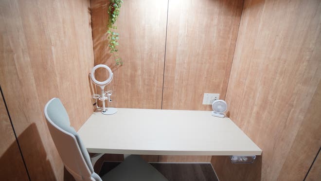 <ビズボ栄駅前No.1>駅直結🚶【ゆったり広めブース】栄駅徒歩2分🚃光回線Wi-Fi📶電源🔌テレワーク/ZOOMの写真3