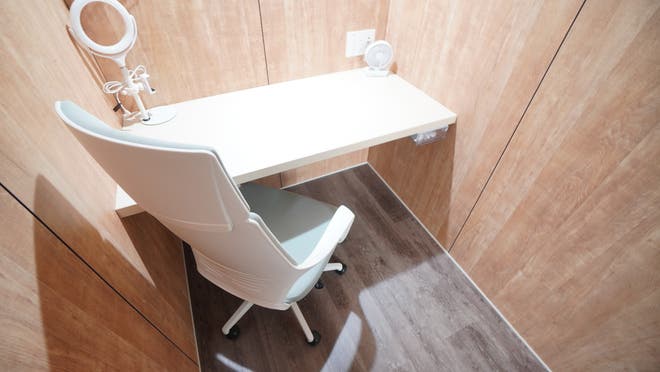 <ビズボ栄駅前No.2>駅直結🚶【ゆったり広めブース】栄駅徒歩2分🚃光回線Wi-Fi📶電源🔌テレワーク/ZOOMの写真4