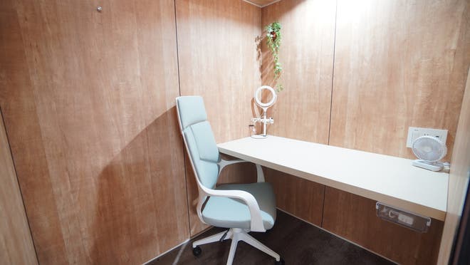 <ビズボ栄駅前No.5>駅直結🚶【ゆったり広めブース】栄駅徒歩2分🚃光回線Wi-Fi📶電源🔌テレワーク/ZOOMの写真4