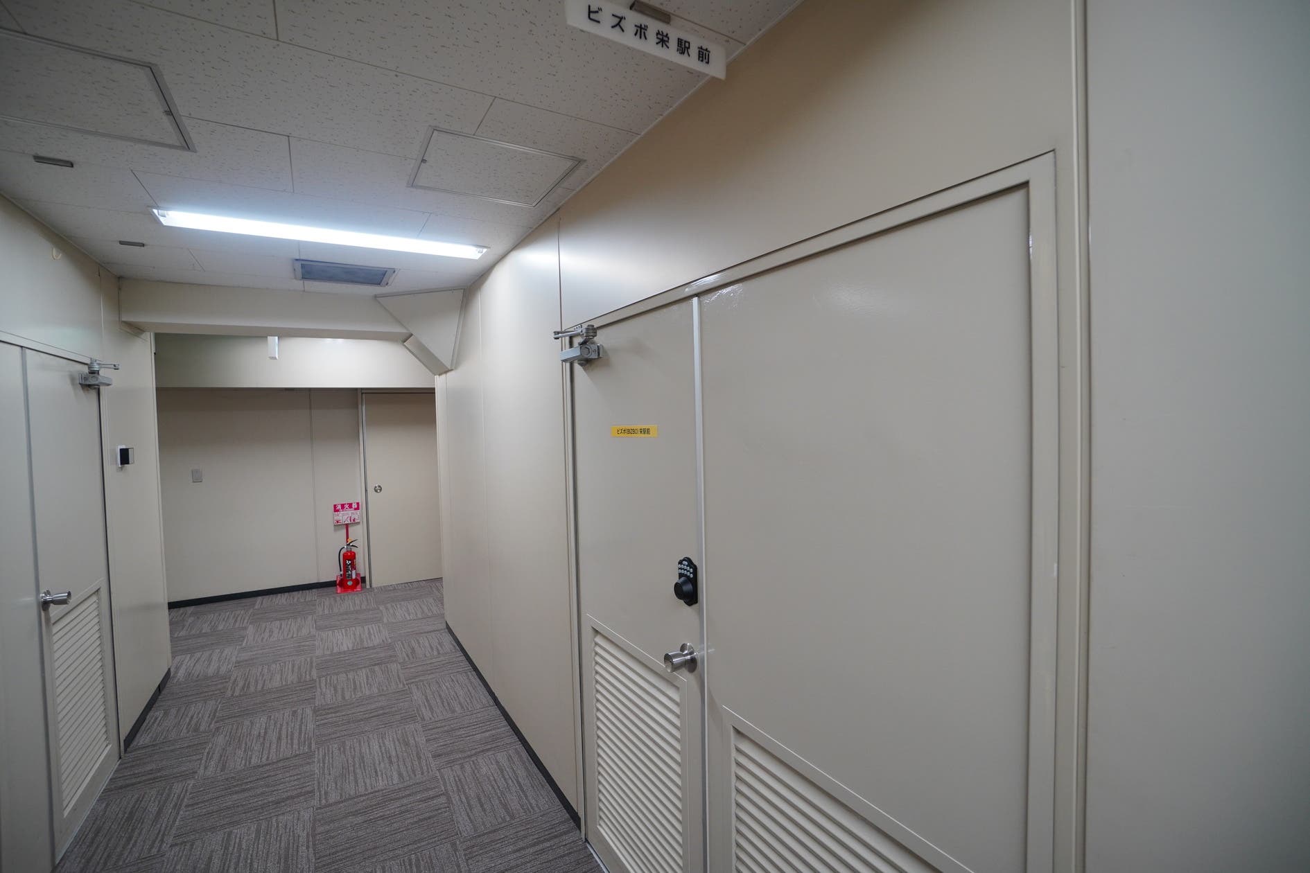 ＜ビズボ栄駅前No.4＞駅直結🚶【ゆったり広めブース】栄駅徒歩2分🚃光回線Wi-Fi📶電源🔌テレワーク/ZOOMの写真10