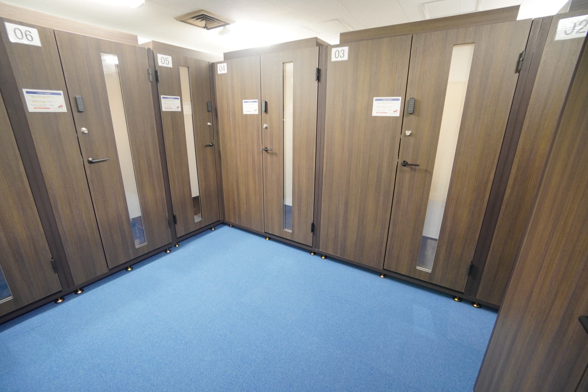 ＜ビズボ栄駅前No.6＞駅直結🚶【換気ファン付完全個室】栄駅徒歩2分🚃光回線Wi-Fi📶電源🔌テレワーク/ZOOMの写真2