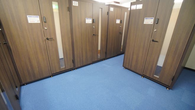 <ビズボ栄駅前No.6>駅直結🚶【換気ファン付完全個室】栄駅徒歩2分🚃光回線Wi-Fi📶電源🔌テレワーク/ZOOMの写真6