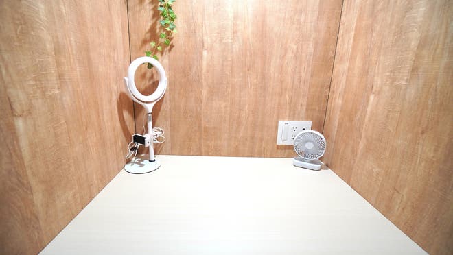 <ビズボ栄駅前No.6>駅直結🚶【換気ファン付完全個室】栄駅徒歩2分🚃光回線Wi-Fi📶電源🔌テレワーク/ZOOMの写真3