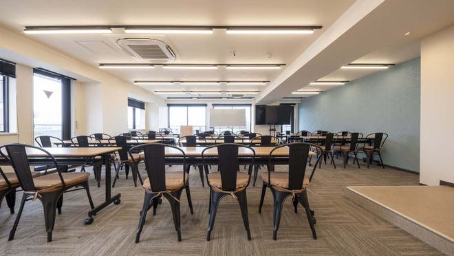 8B【新宿御苑前駅2分】39名着席の会議室!設備・備品が充実♪Wi-Fi無料!清掃で衛生面も安心♥便利な駅近の写真1