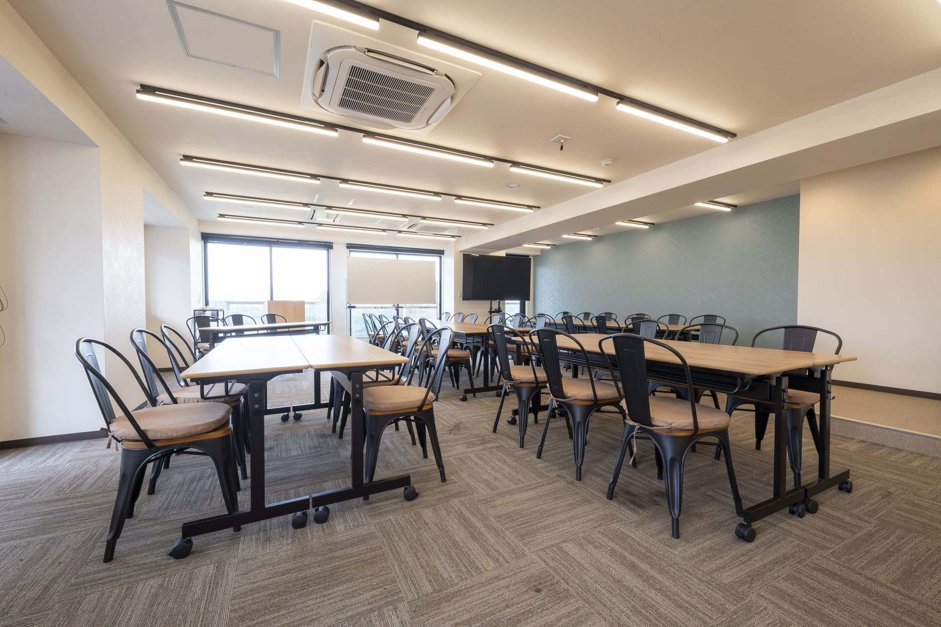 8B【新宿御苑前駅2分】39名着席の会議室！設備・備品が充実♪Wi-Fi無料！清掃で衛生面も安心♥便利な駅近の写真8