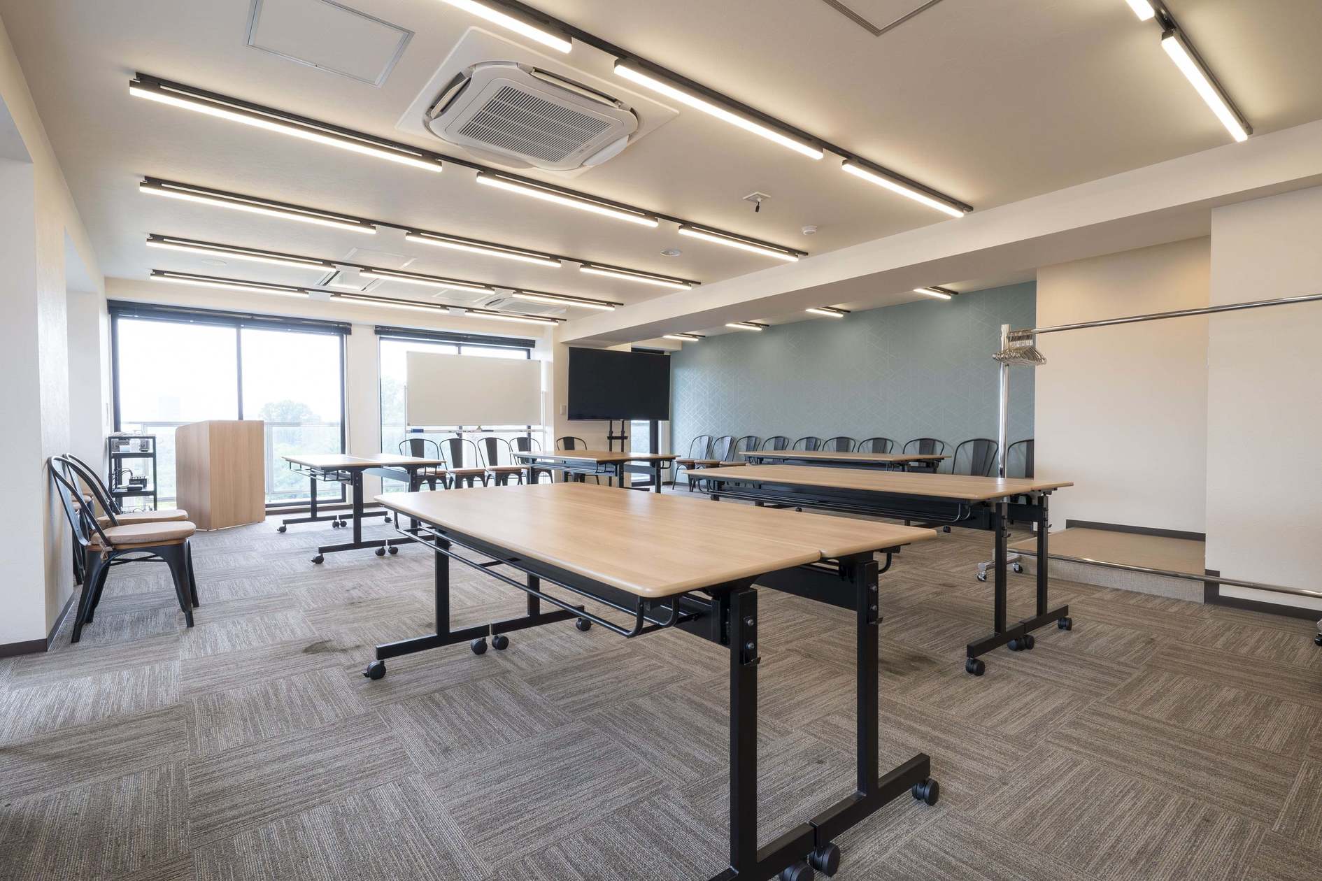 8B【新宿御苑前駅2分】39名着席の会議室！設備・備品が充実♪Wi-Fi無料！清掃で衛生面も安心♥便利な駅近の写真7