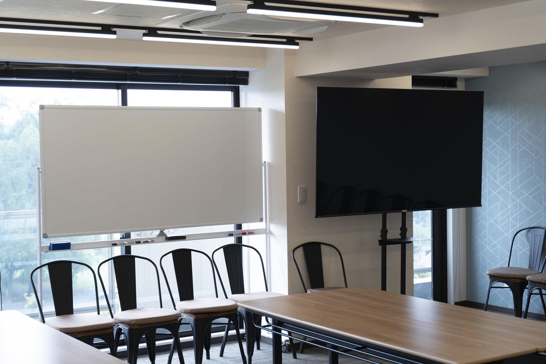 8B【新宿御苑前駅2分】39名着席の会議室！設備・備品が充実♪Wi-Fi無料！清掃で衛生面も安心♥便利な駅近の写真13