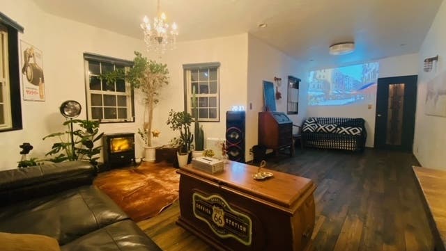 【こびとのいえ】まるまる、無料駐車場4台完備、大型プロジェクター、Wi-Fiの写真3