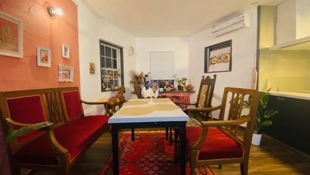 【こびとのいえ2F】無料駐車場4台完備、大型プロジェクター、Wi-Fiの写真1