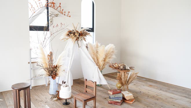 【1時間〜利用可能】自然光が綺麗/廃材の床材に漆喰の空間/撮影小物充実の写真5