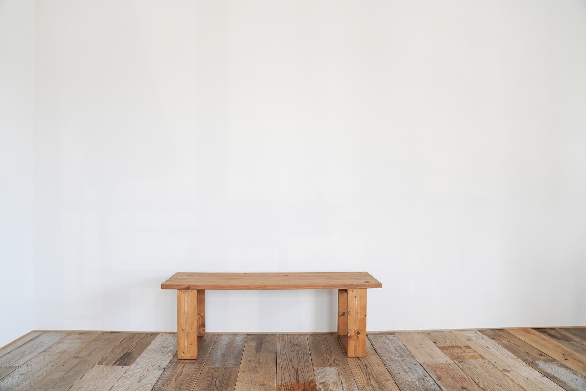 【１時間〜利用可能】自然光が綺麗/廃材の床材に漆喰の空間/撮影小物充実の写真7