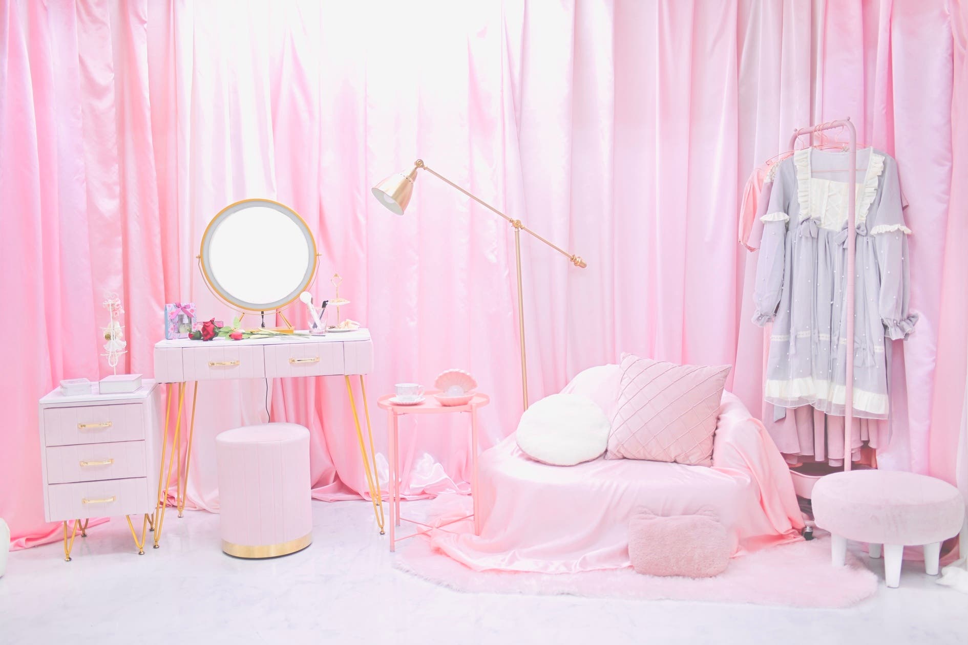 期間限定クリスマスツリー🎄「自然光ブース・ピンクブース・ゲーミングブース・ネオン・カラーペーパー(背景紙)」池袋駅〜東上線5分の写真8