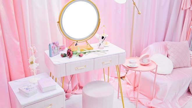 期間限定クリスマスツリー🎄「自然光ブース・ピンクブース・ゲーミングブース・ネオン・カラーペーパー(背景紙)」池袋駅〜東上線5分の写真9