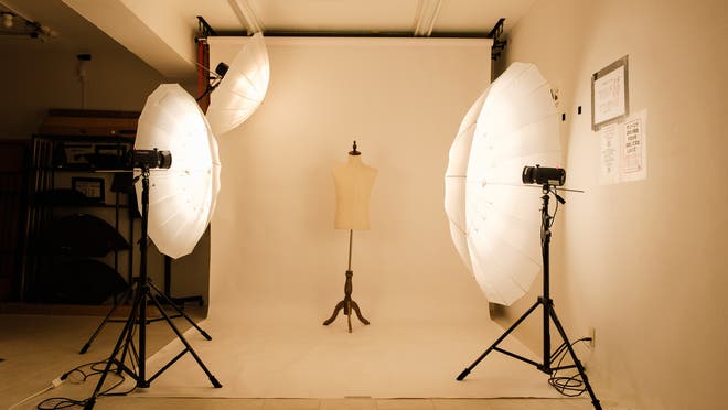 【本格撮影スタジオが1H/3300円〜】上野・浅草の天高2.8mの無料機材多数の超ハイコスパの撮影スタジオの写真6