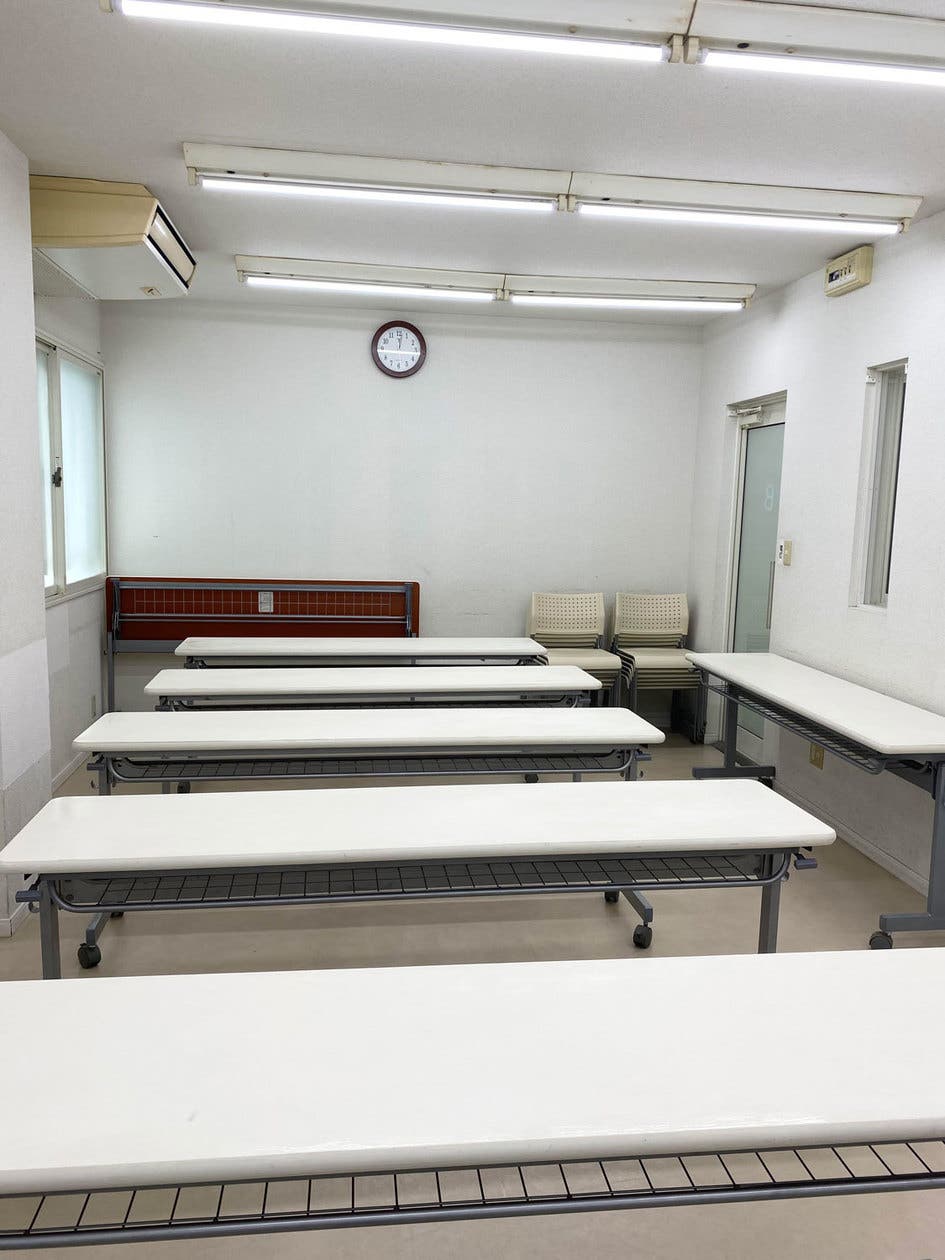 【平塚駅 徒歩1分】【貸会議室として３０年の堅実な実績】【B室-会議・講座・教室開校  最大12名 天高2.5メートル】の写真2