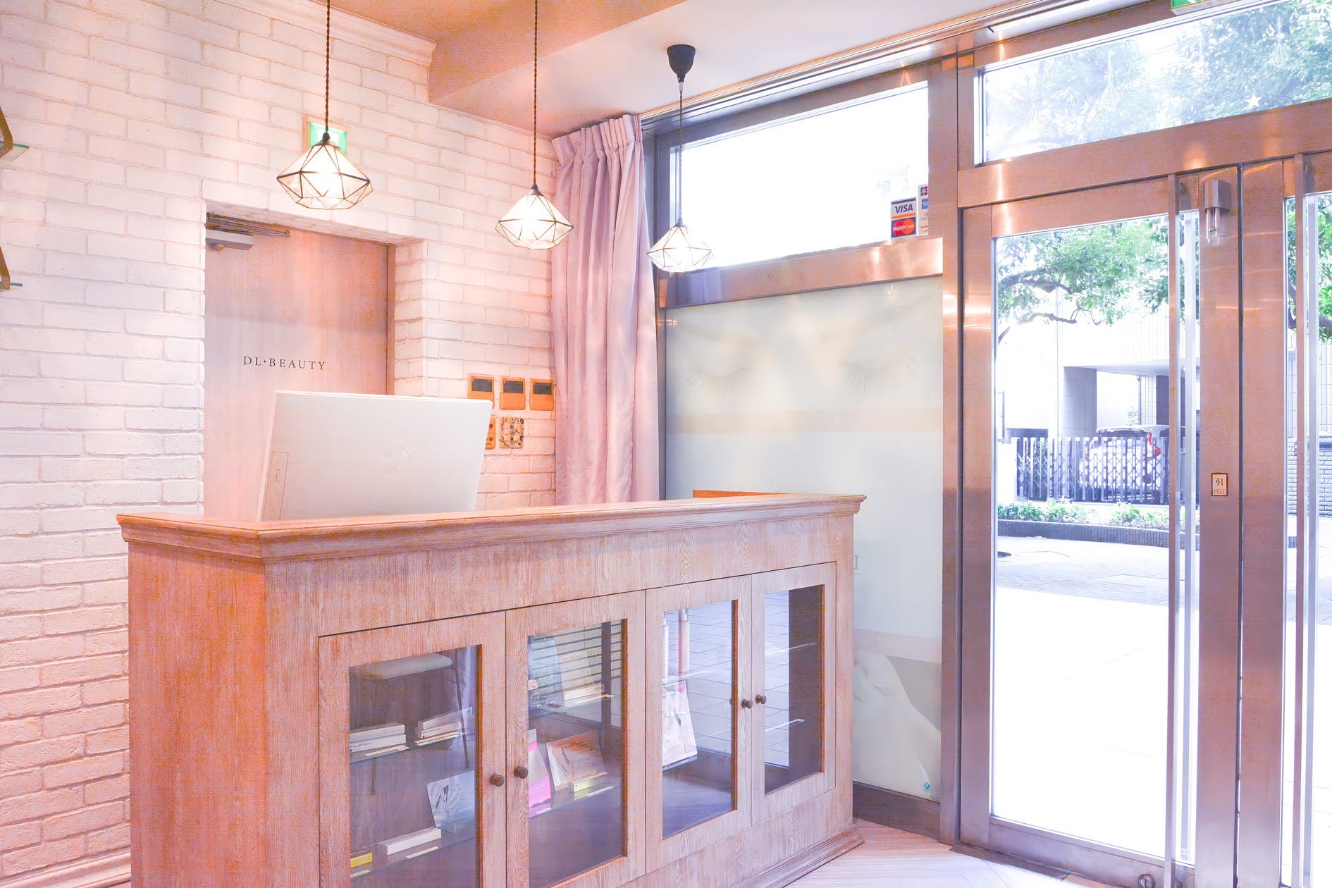 【京王線府中駅徒歩5分】アイリスト向けレンタルサロンスペース/路面店1階のリラックスできる空間の写真2